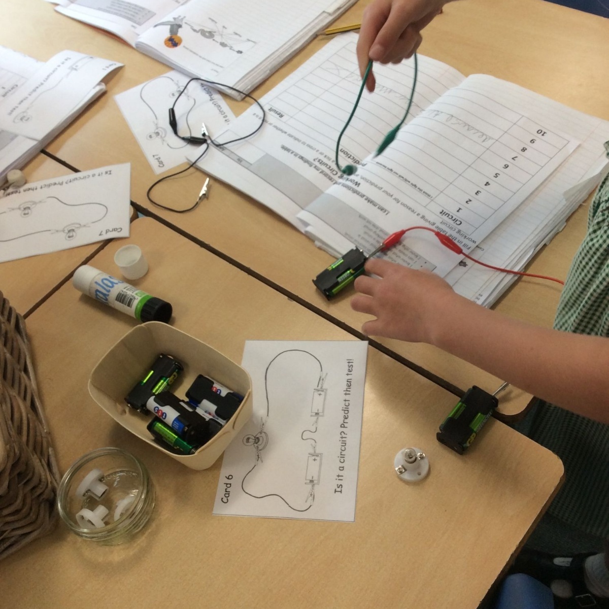 Highfield CE Primary School - circuits